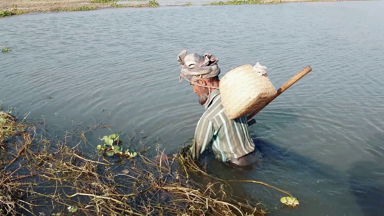 Grandpaa push net fishing -cambodian types - YouTube