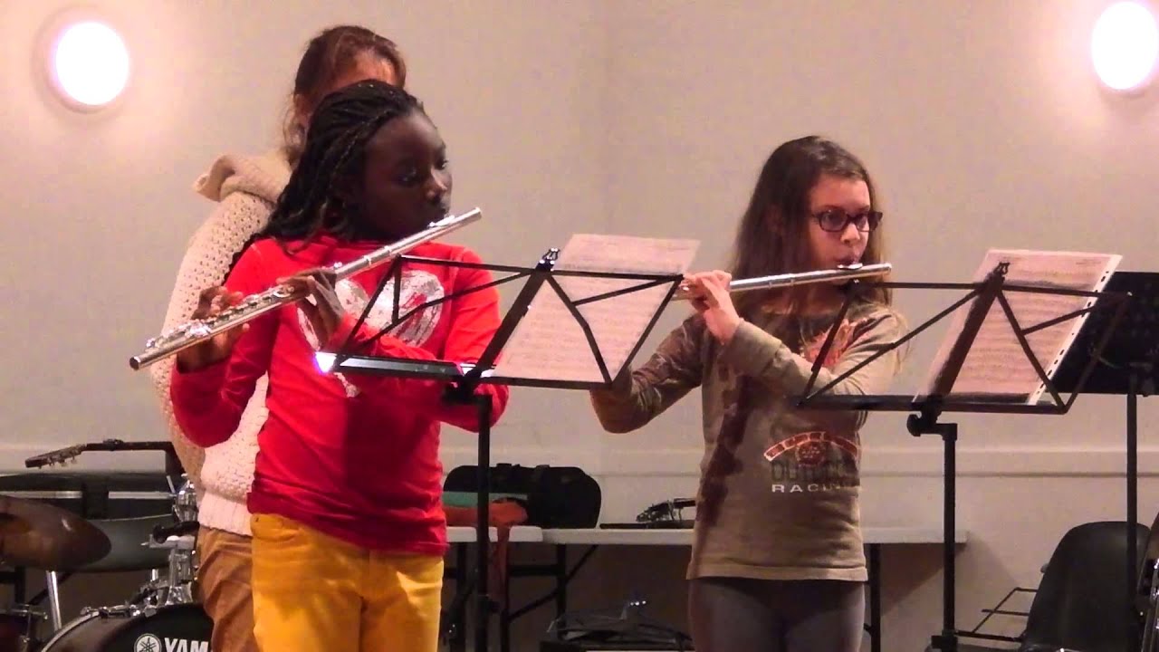 La flûte enchantée de W A Mozart par Sarah et Zoé - YouTube