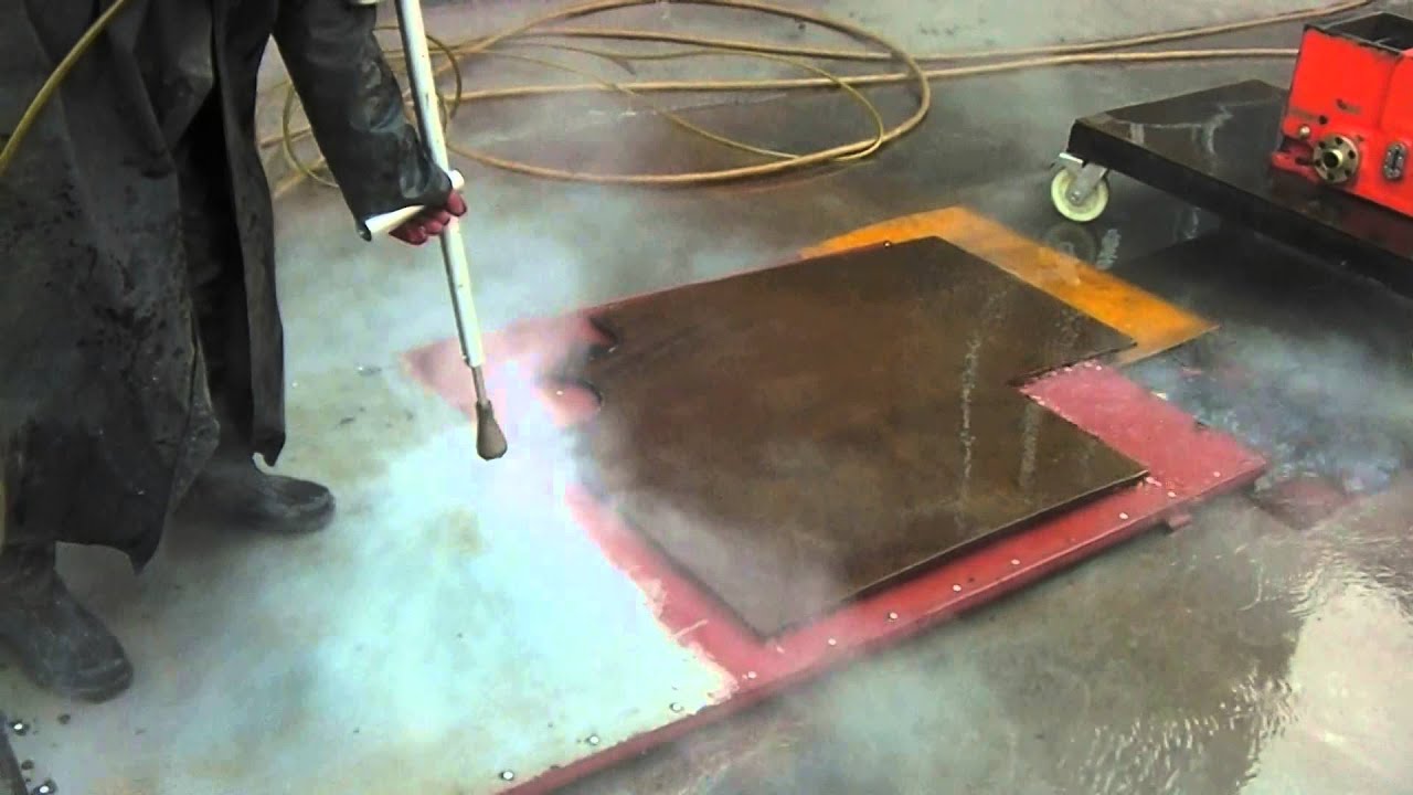 Ultra high pressure cleaning machines in derusting - YouTube