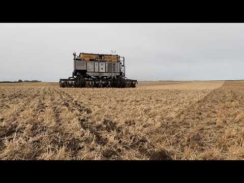 Autonomous tractor from dot /seedmaster - YouTube