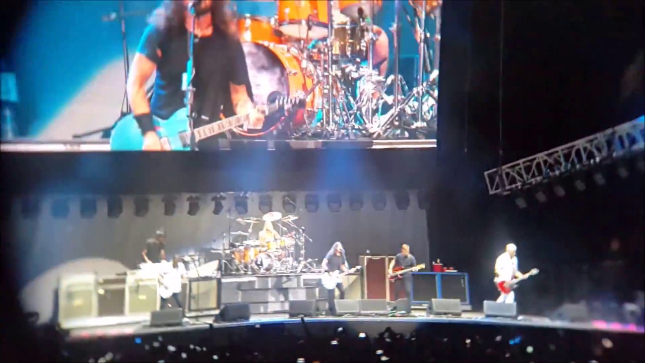 Foo Fighters - Introduction + I'll Stick Around (Singapore, 26 August ...