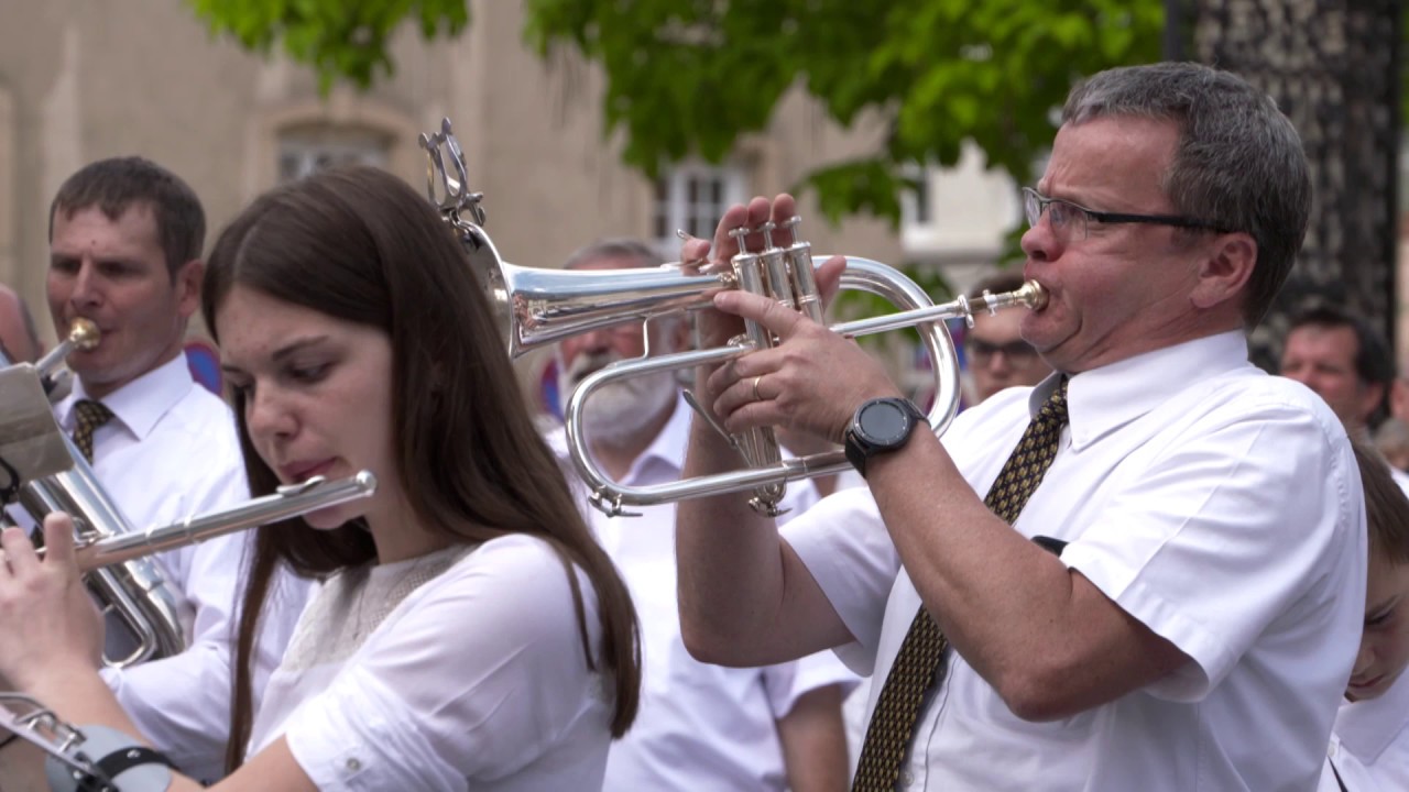 Echternach - Springprozession | Procession Dansante | Hopping ...