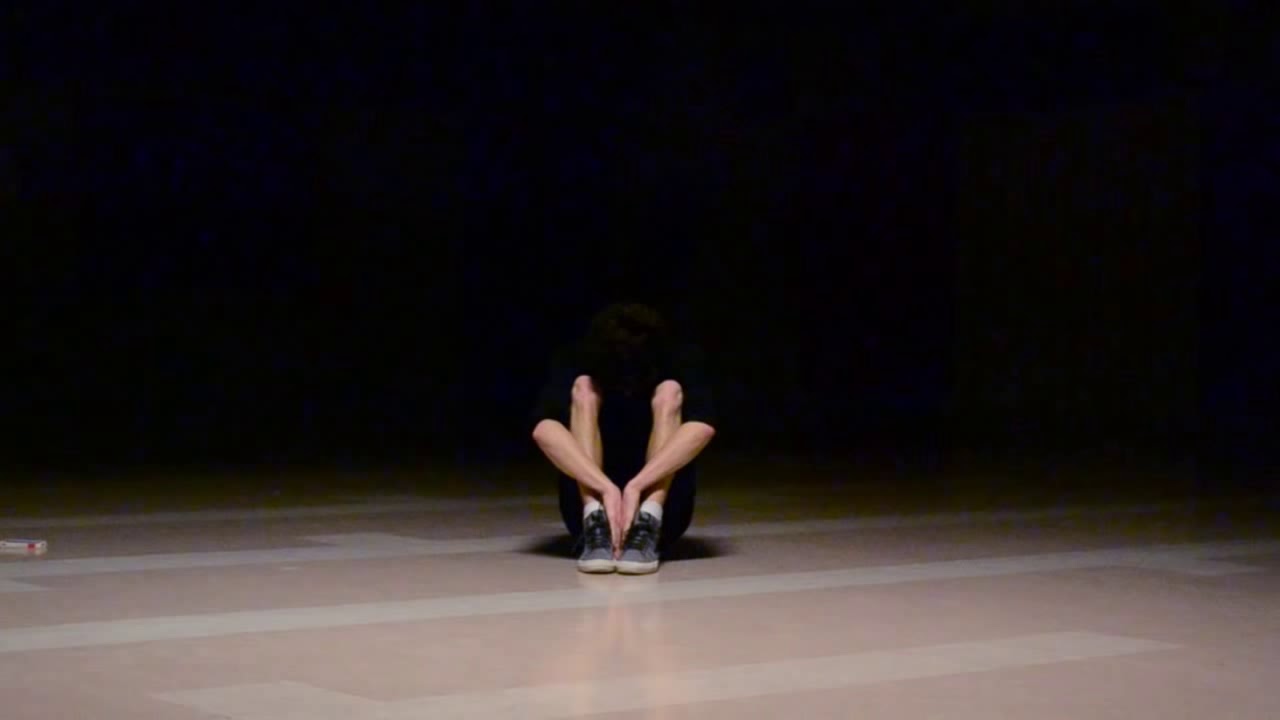 Hand + leg tatting dance video - YouTube