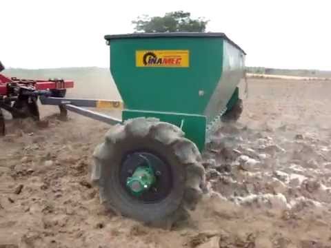 RENOVADOR DE PRADERAS CON ENCALADORA INAMEC - YouTube