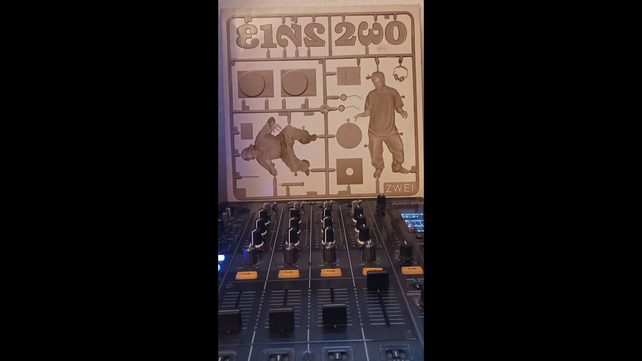 Eins Zwo/ Zwei (YPS7046-1) 01 - Intro (Selfmade & Vinyl Records) - YouTube