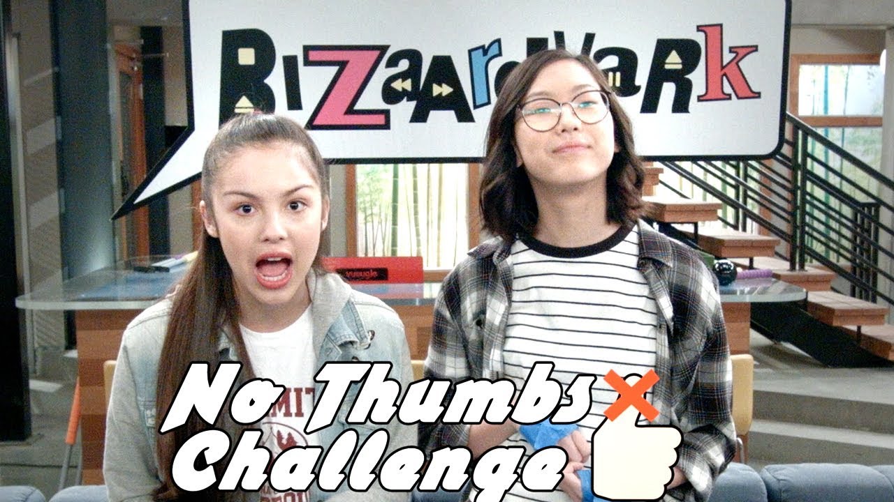 No Thumbs Challenge 👍 | Bizaardvark Shorts | Disney Channel - YouTube