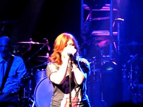 Kelly Clarkson Live in Dublin,Cry... All I Ever Wanted Tour 2010 - YouTube
