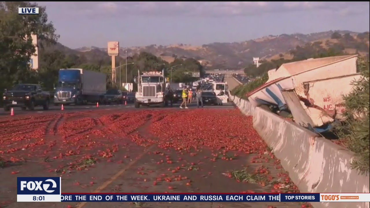 Big rig crash leaves thousands of tomatoes on I-80 near Vacaville - YouTube