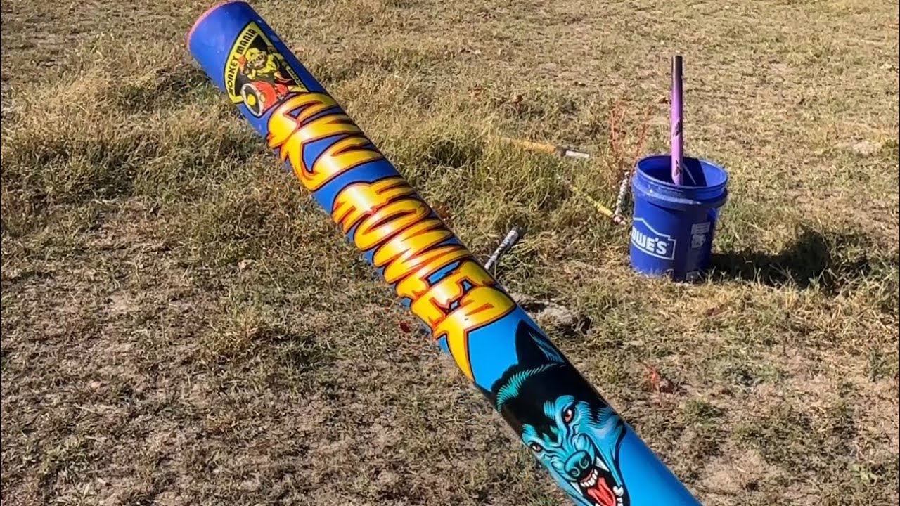 Sky Howler Large Whistling Rocket w/Tail (NICE WHISTLE & HEIGHT!) - YouTube