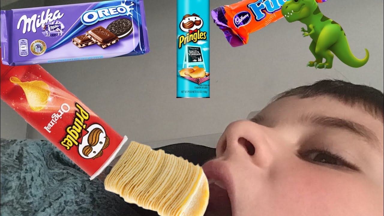 Rating different snacks from the UK 🇬🇧 - YouTube