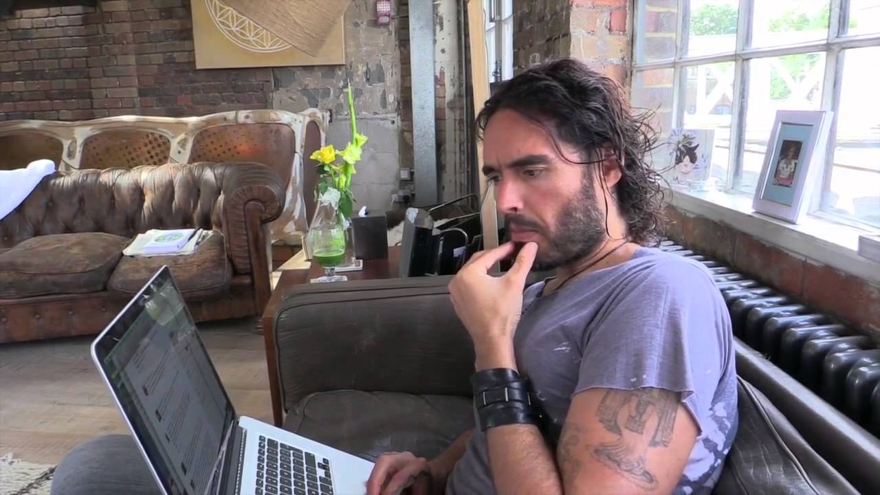 What's Behind Ferguson Protests? Russell Brand The Trews Comments (E124 ...