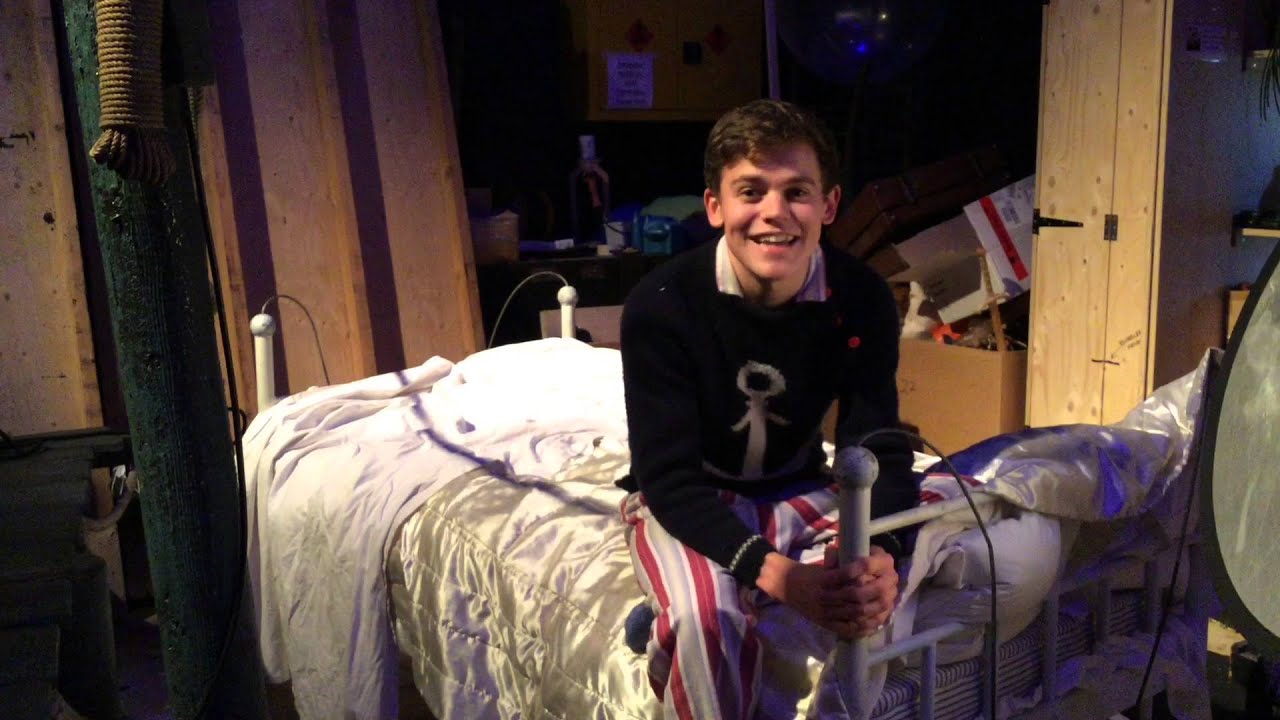 Tom Darling | 2 sleeps to Christmas - YouTube