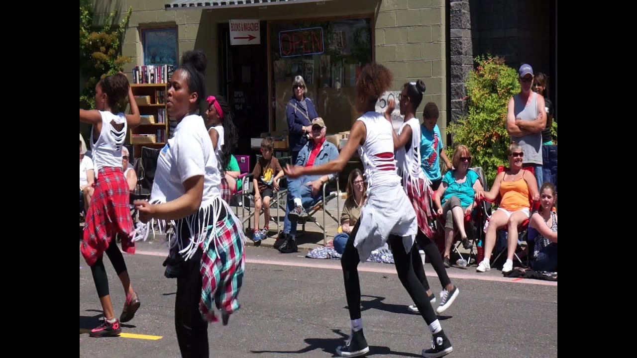 Rose Festival Junior Parade - YouTube