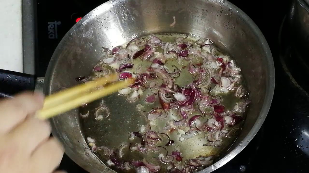 Cooking ah pa making red onion oil - YouTube