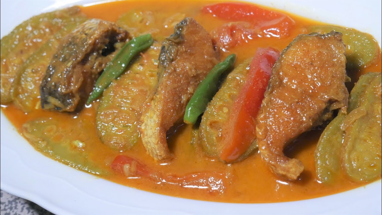 কাকরোল দিয়ে শোল মাছের তরকারি। Kakrol diye Shol mach - YouTube