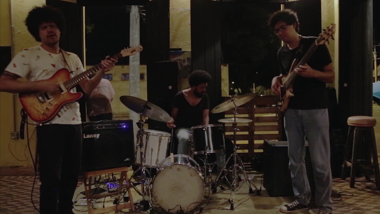 El trio - Milestones (Miles Davis) - YouTube