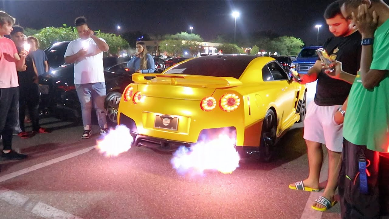 Fire Breathing GT-R TERRORIZES The Muscle Car Meet! - YouTube