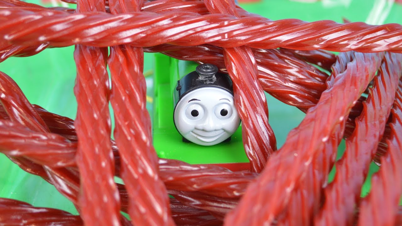 TWIZZLERS World's STRONGEST Engine 299: THOMAS AND FRIENDS Toy Trains ...