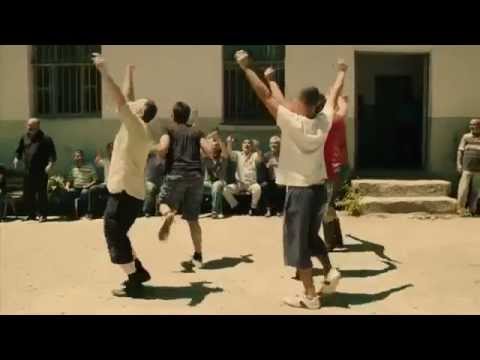 Çakallarla Dans 2 - Salla Ampulleri (Eczane Sahnesi)