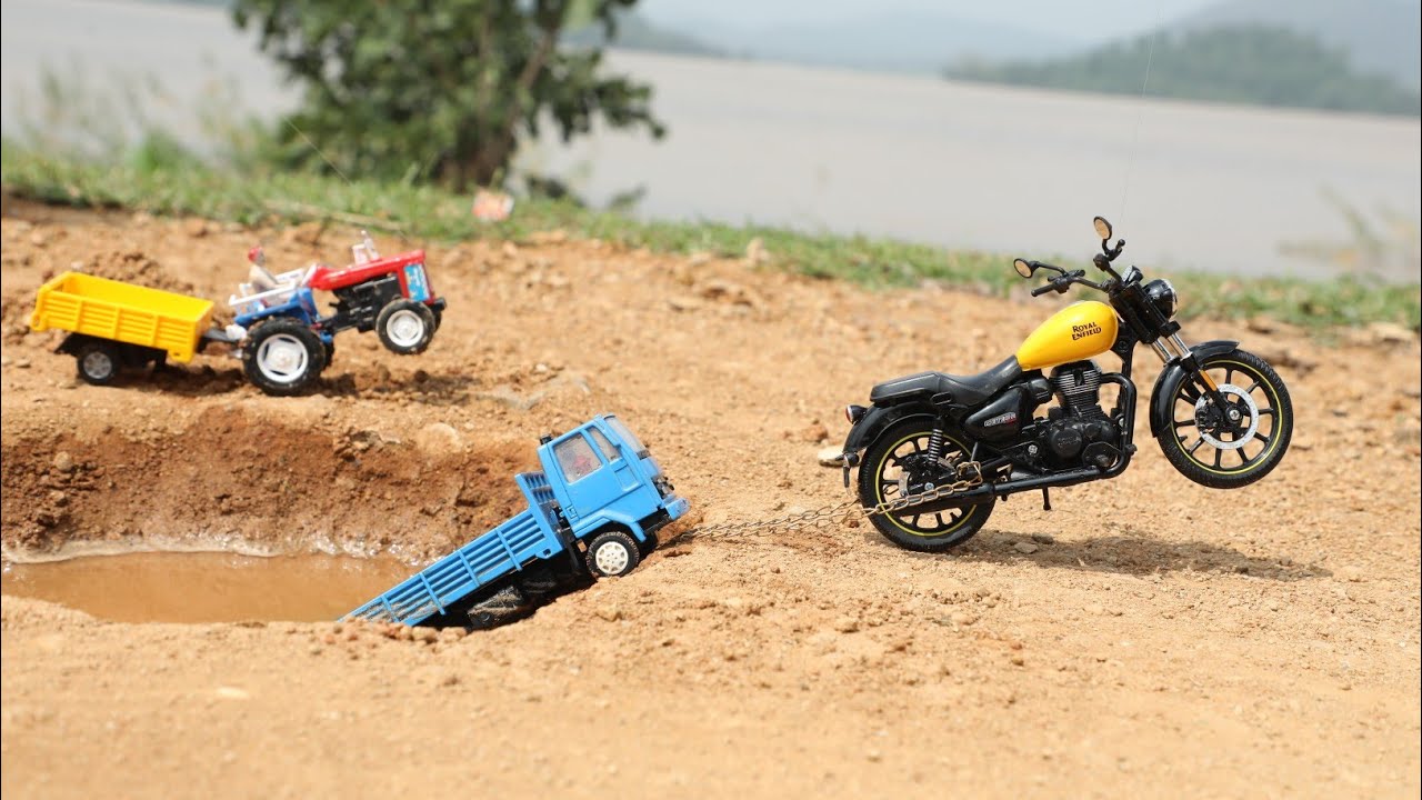 Cargo Truck Stuck in Pit pulling Out HMT Tractor | Dump Truck | RoyaL ...