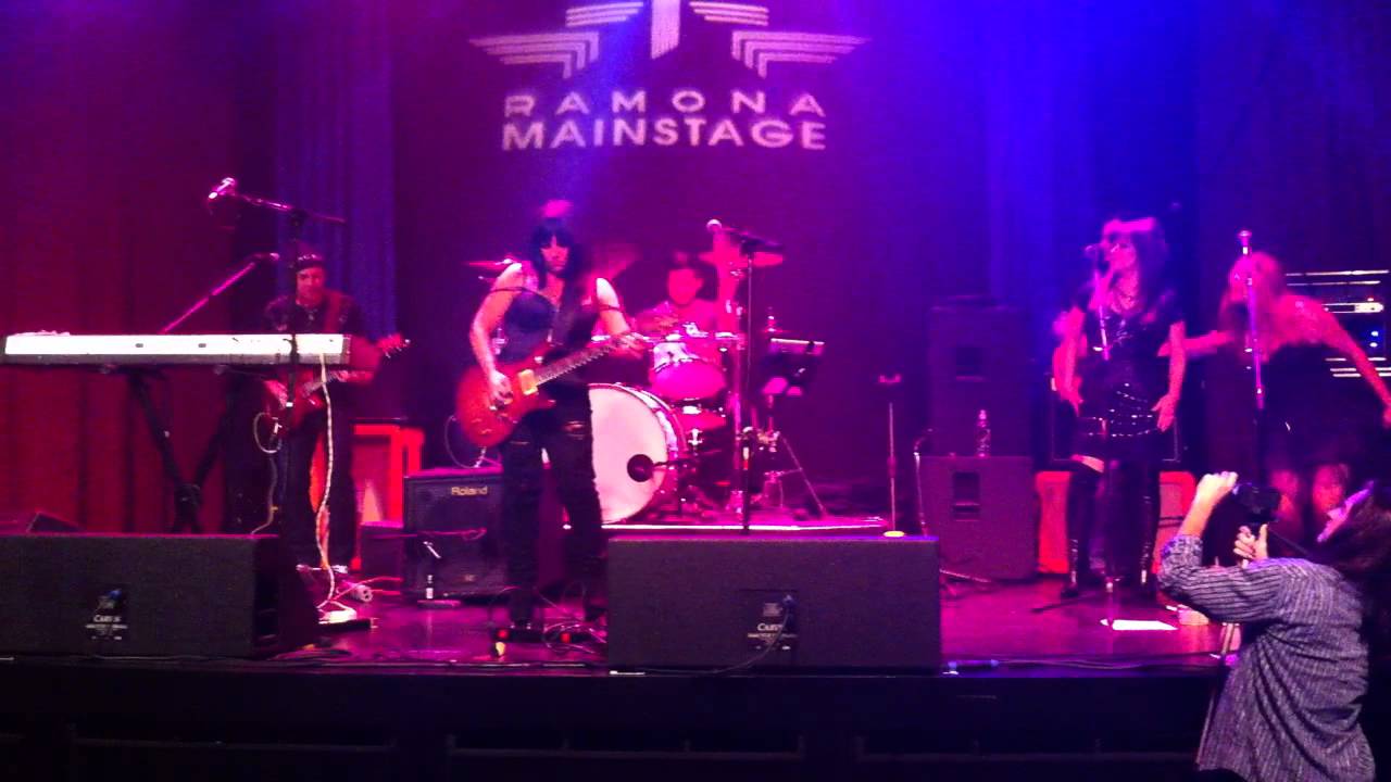 Roni Lee Group- Cold Hearted Lover - YouTube