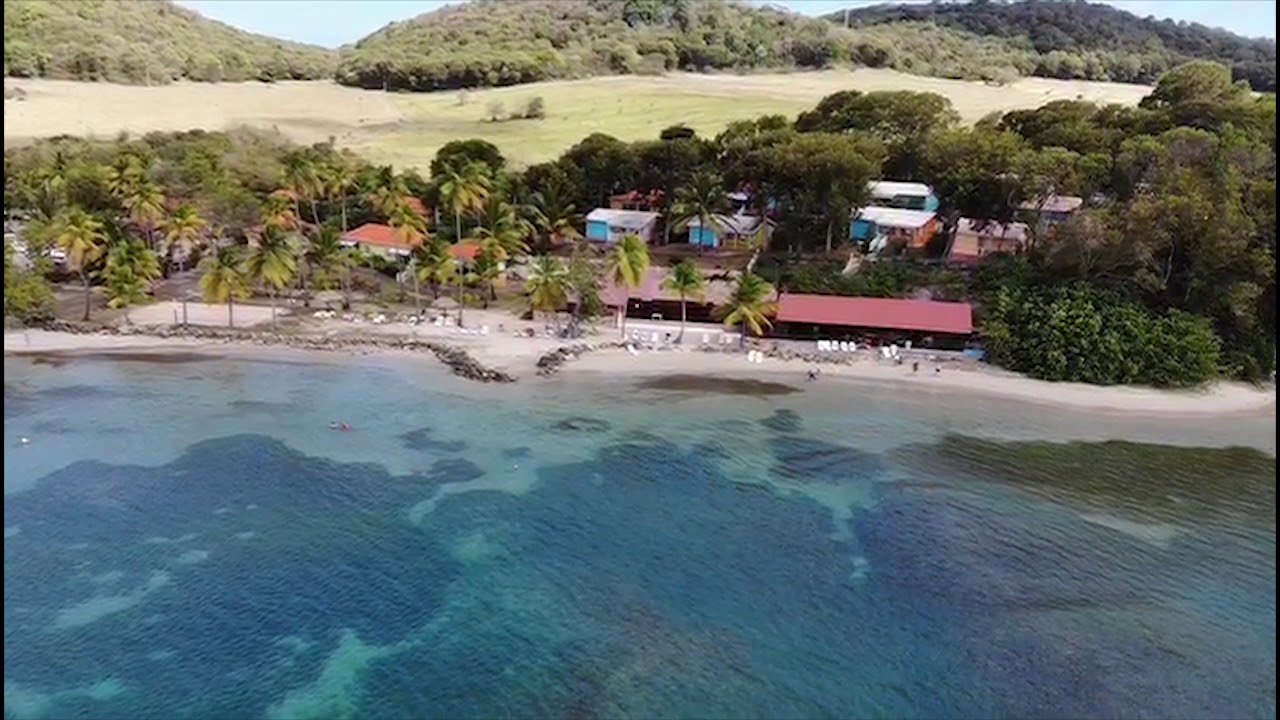 Village club IGESA Sainte-Anne vu du ciel - YouTube