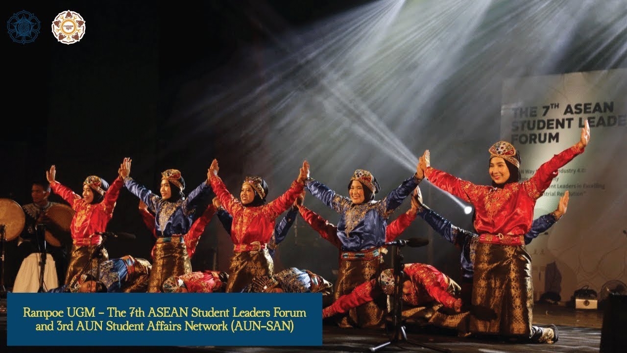 Rampoe UGM - AUN ASLF (Ratoeh Pukat) - YouTube