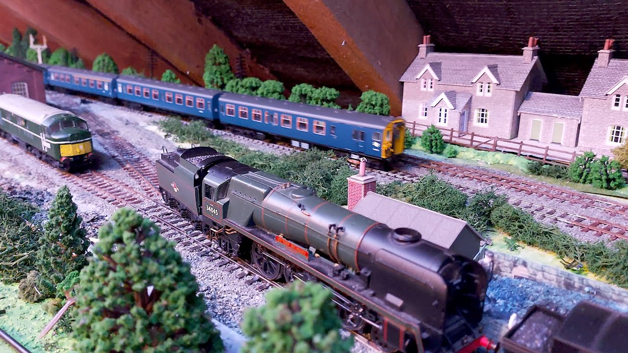 Southern Region Steam, diesel and electric model railway - YouTube