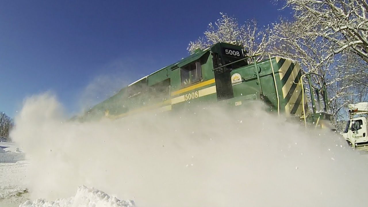 HBR 5008 - SD50 Snow Splat Wide View on 2-2-2015 - YouTube