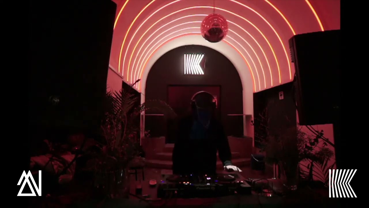 Cesar Chunk @Kabinet Múz - YouTube