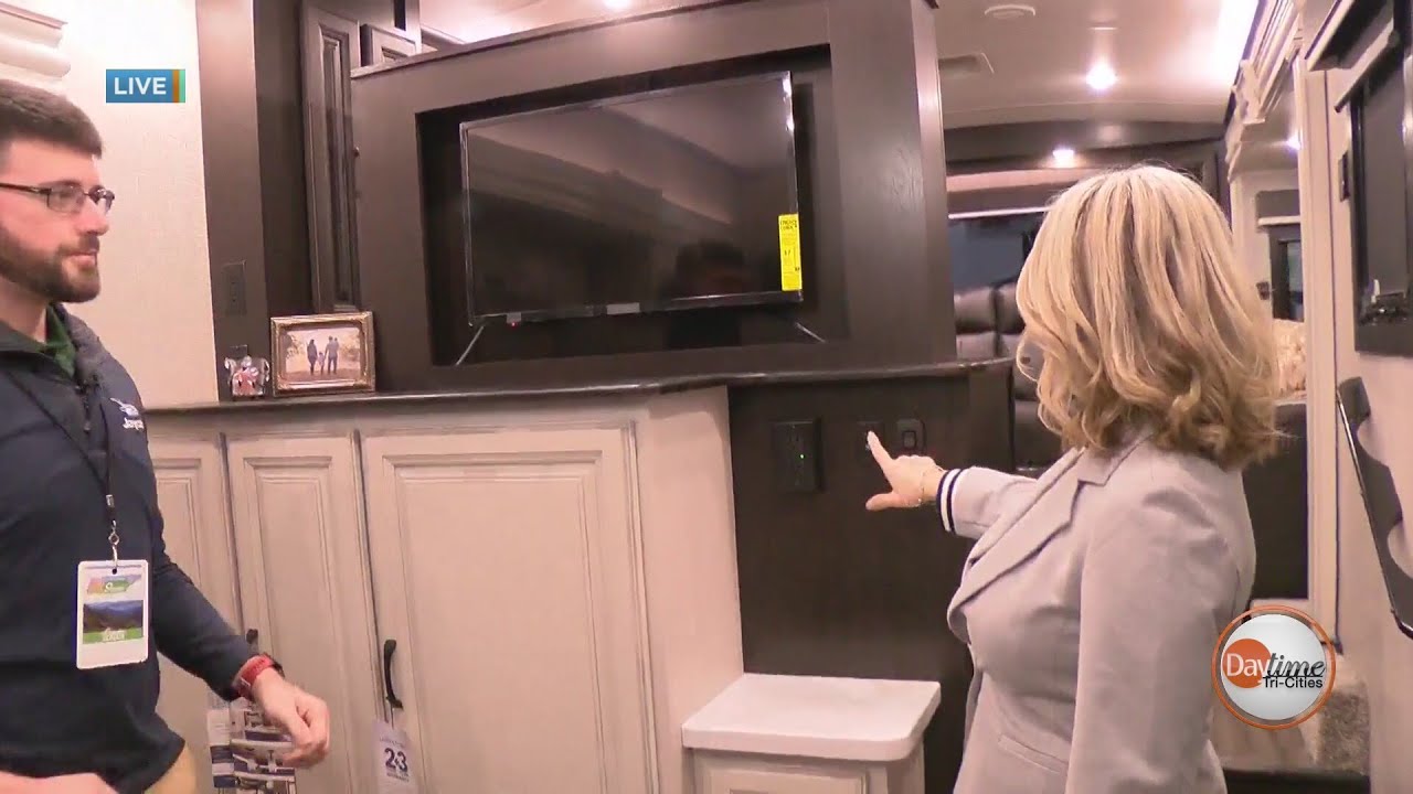 Daytime LIVE at the East Tennessee RV Show-Part 2 - YouTube