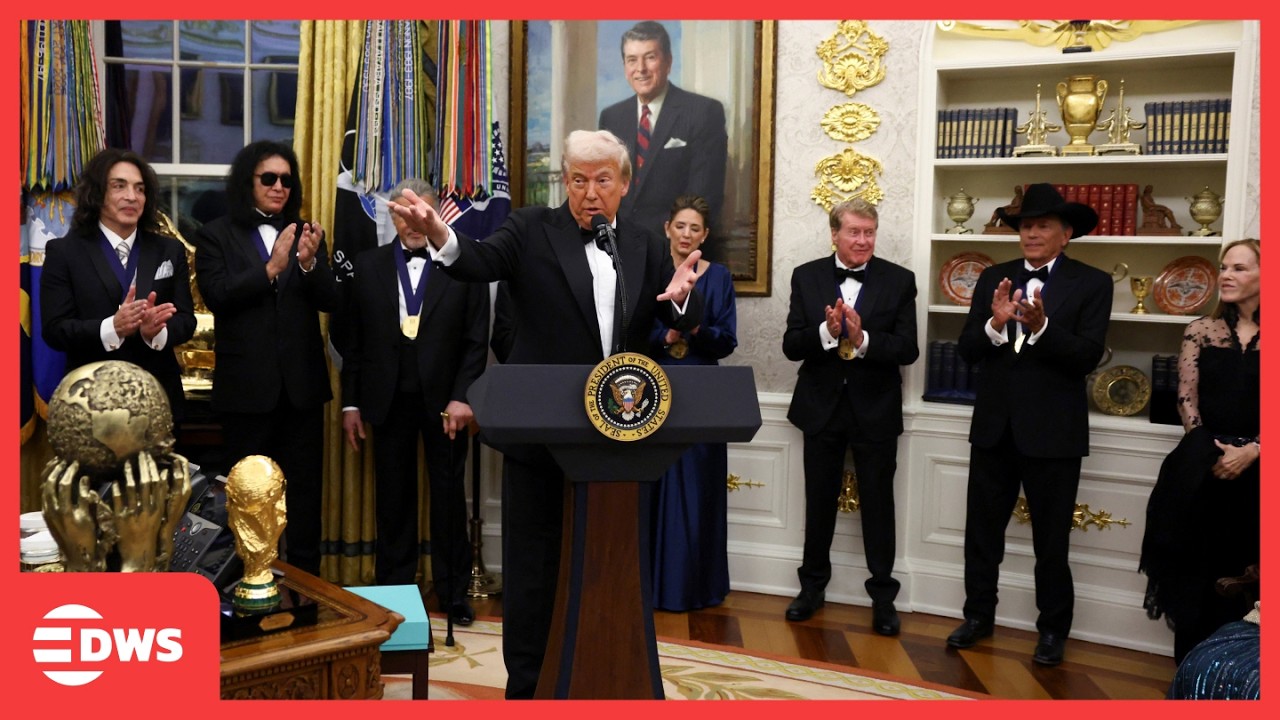 FULL CEREMONY: Trump Honors George Strait & Michael Crawford in ...
