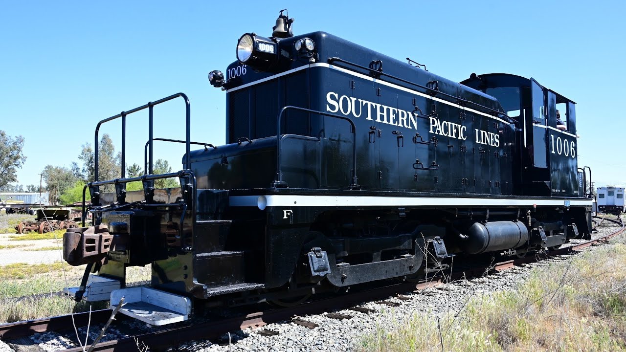 Southern Pacific 1006 going backwards and forwards at the Southern ...