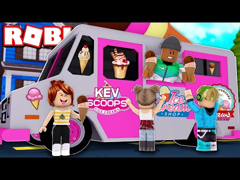 BUILDING MY OWN ICE CREAM SHOP IN ROBLOX