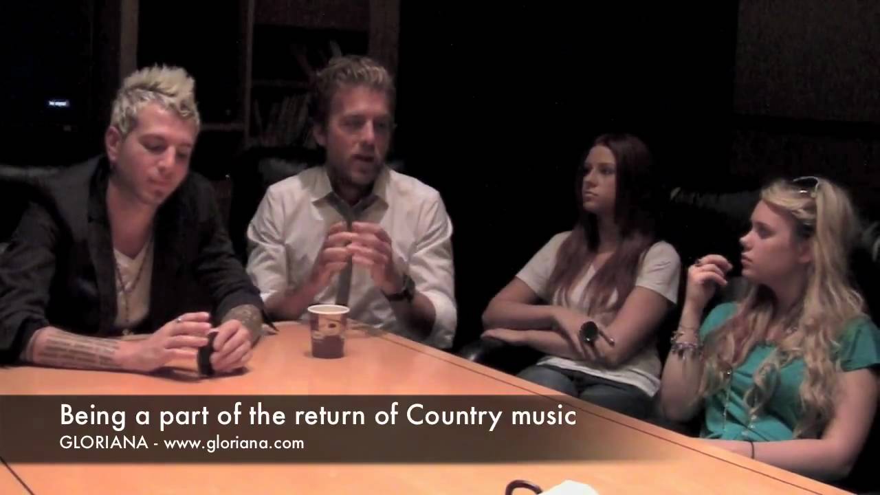 Gloriana talks about the CMT Awards & CMA Festival! - YouTube