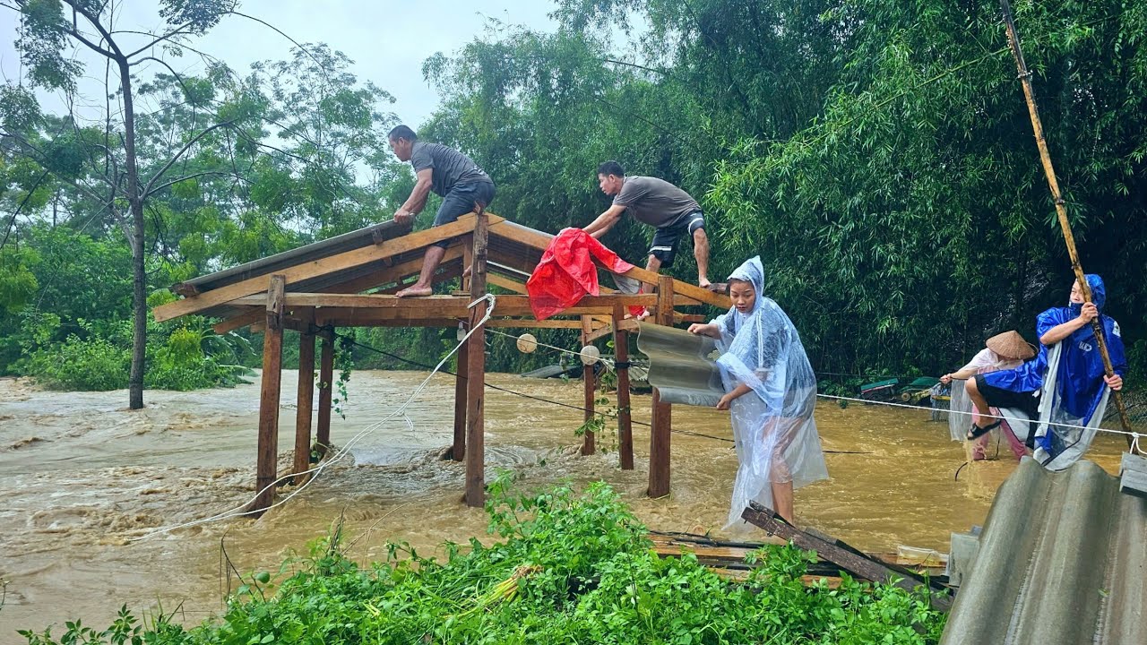 Typhoon YAGI makes landfall in Vietnam : Mai and her relatives tried to ...