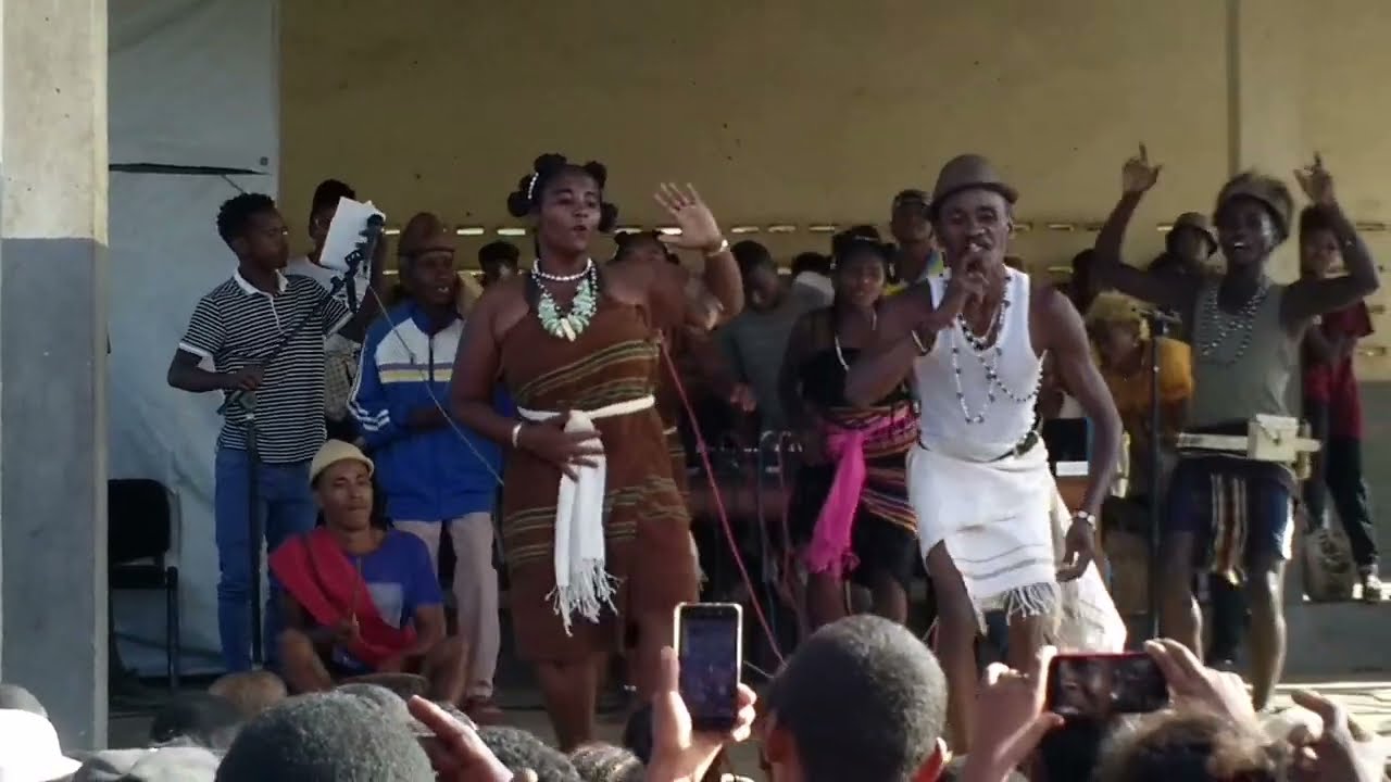 Traditional Antandroy Dance - YouTube