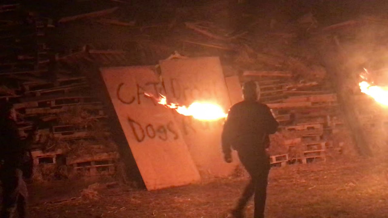 Easton (Pennsylvania) Bonfire - YouTube