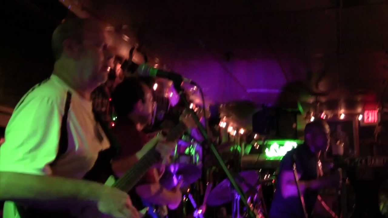 Grooveline Rocks - Brick House - YouTube