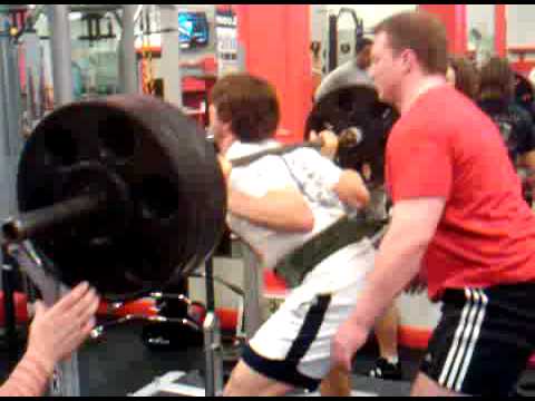 David Benac squats 425 pounds - YouTube