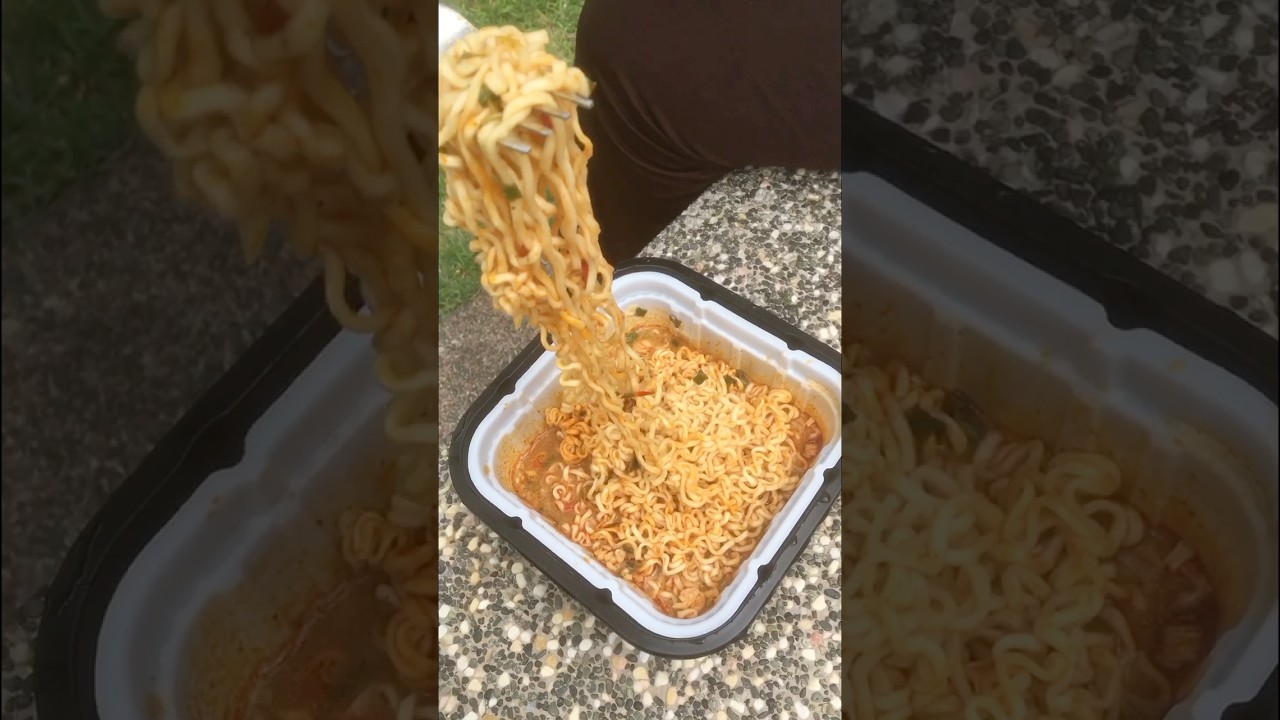 Easy way to cooked maggie #food #foodies #maggie #shorts - YouTube