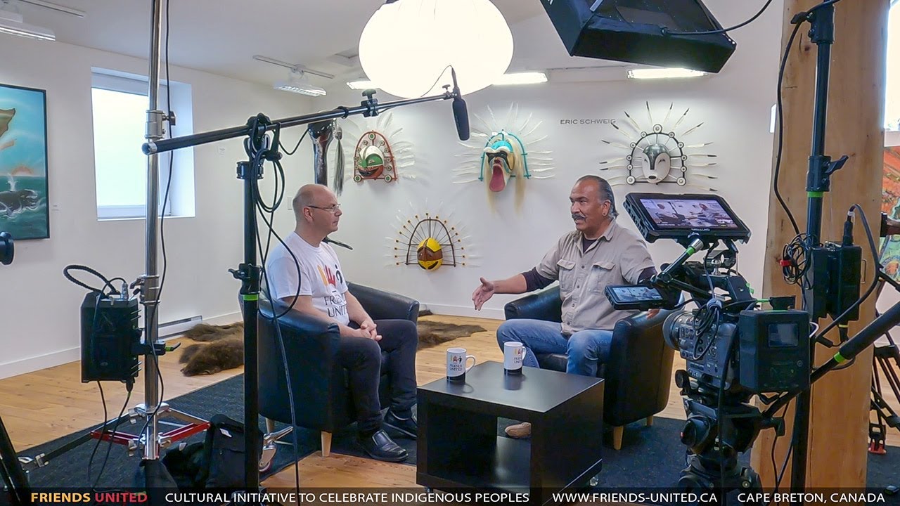 Actor/Inuit mask carver/writer Eric Schweig and Rolf Bouman discussing ...