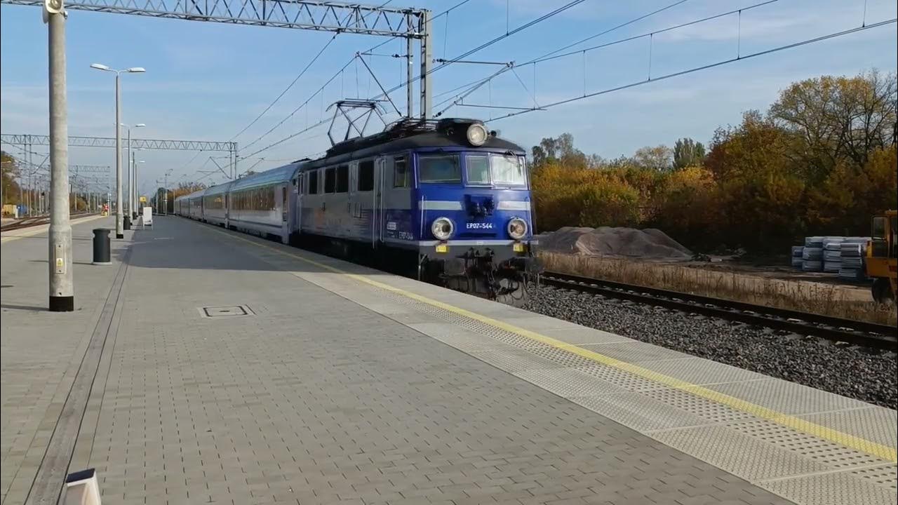 3 pociągi na stacji Biała Podlaska (ET41, EP07, EN57ALd). 17.10.2022 - YouTube