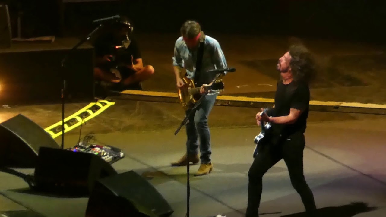 Foo Fighters - Walk - YouTube