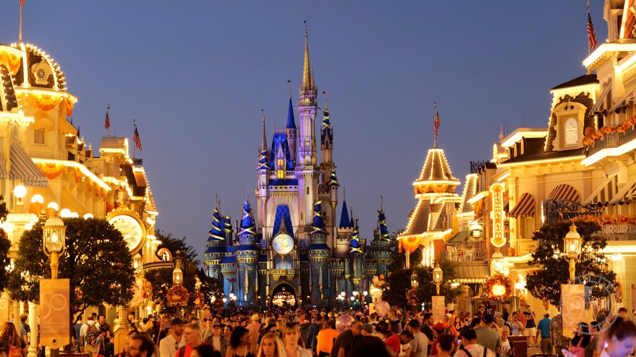Magic Kingdom Main Street USA Evening Sights & Sounds in 4K | Walt ...
