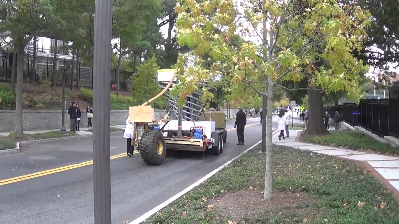 Georgia Tech Homecoming Parade 2014 - YouTube