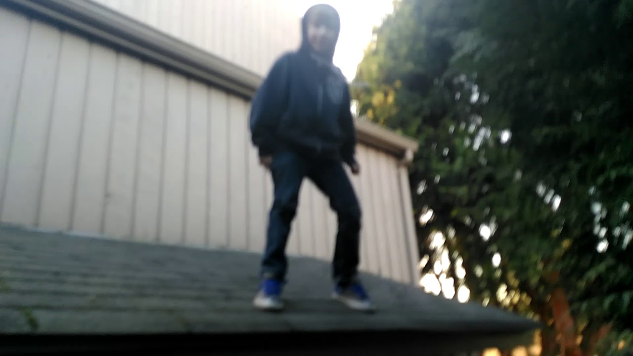 Weird guy on roof - YouTube