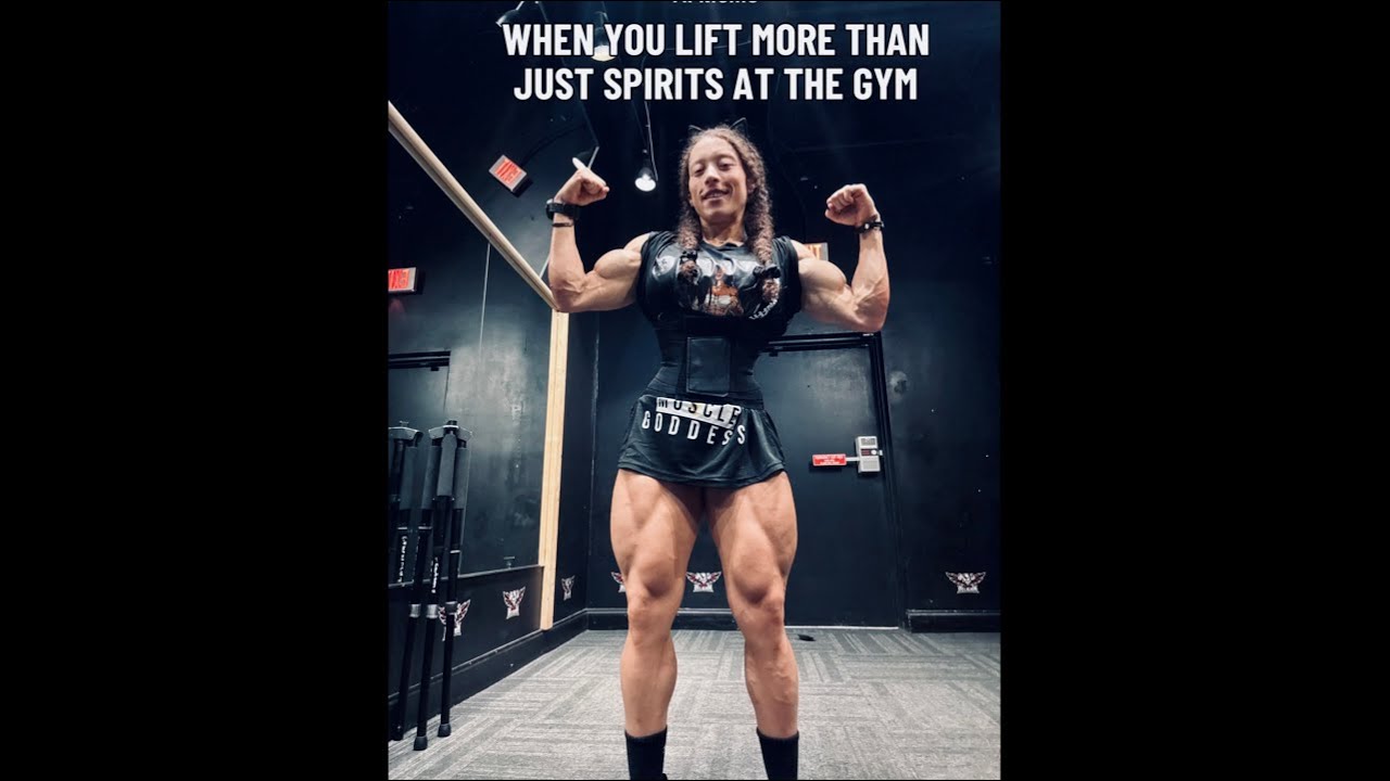 Carolyne Marquez is live! Chat with me/Electric muscle stimulation suit ...