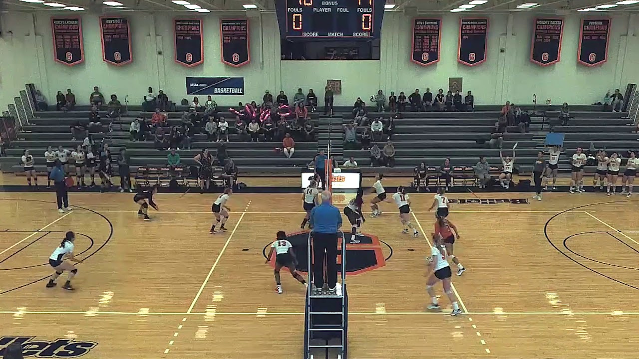Caroline Sequeira '20 1,000th Career Dig - YouTube