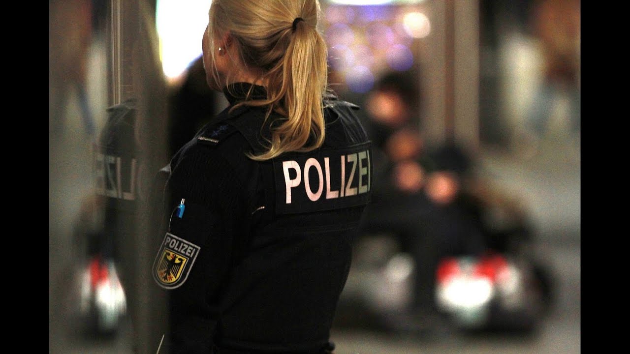 Polizei sucht Zeugen nach Hakenkreuz-Schmierereien in Viernheim - YouTube